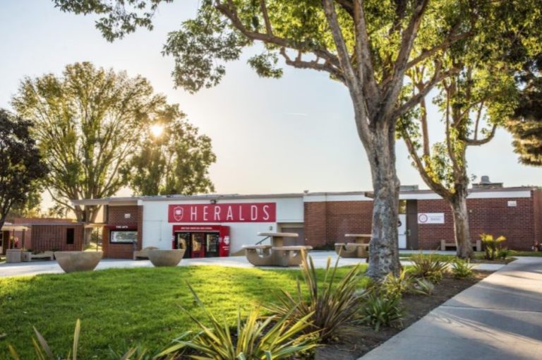 Whittier Christian High School 휘티어 크리스천 하이스쿨 – 스터디유학